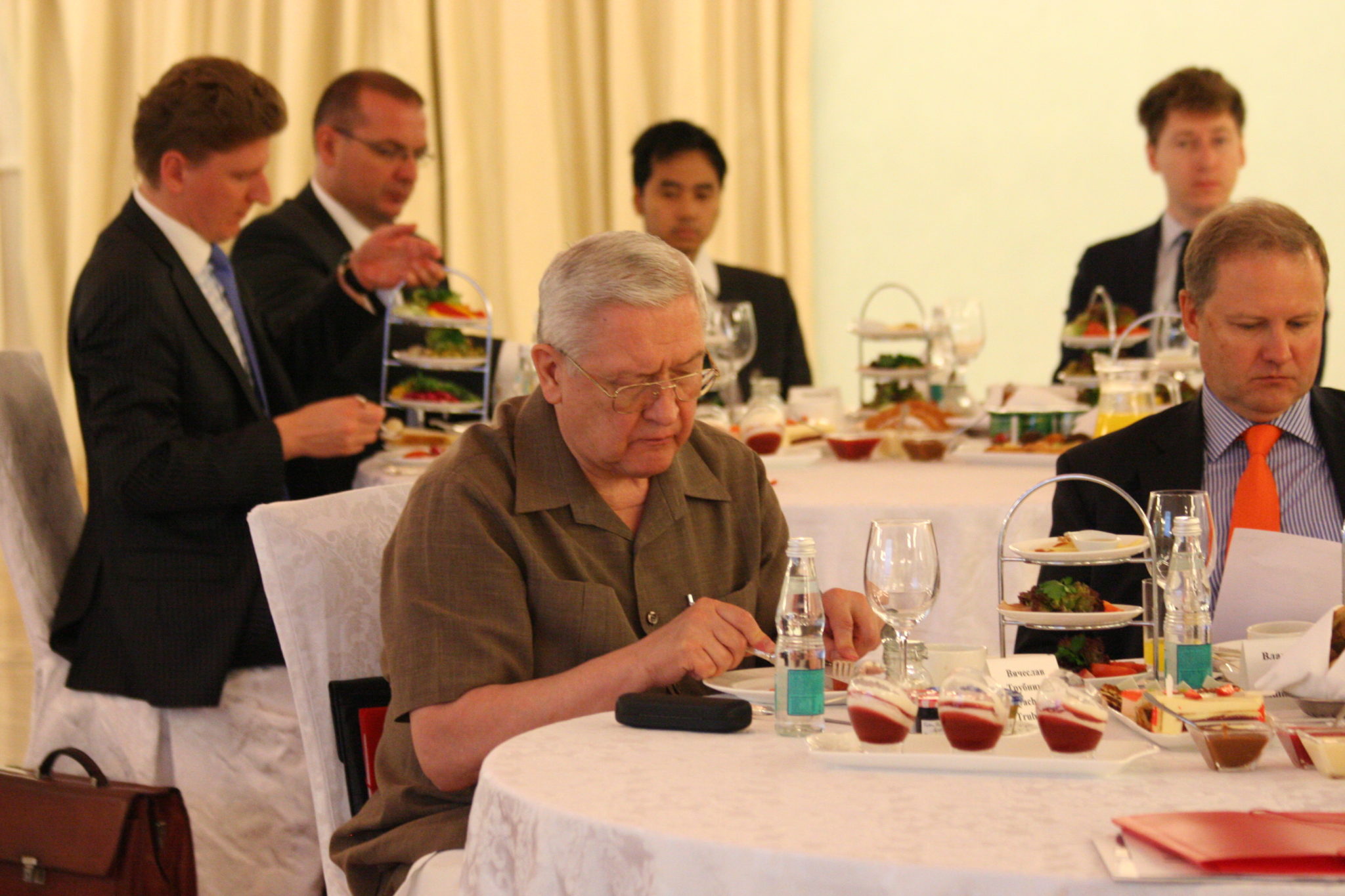 Biography and main works of Vyacheslav Trubnikov - PIR Center